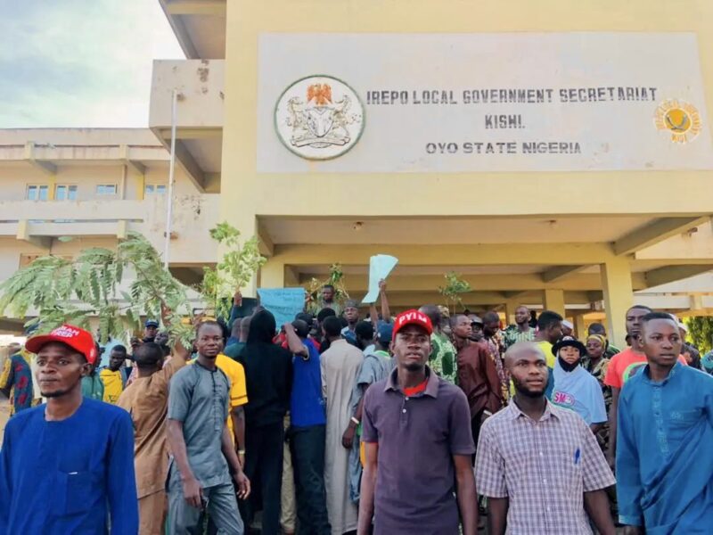 PDP Youth, Leaders Lock Irepo LG Secretariat over Election loss to APC ...