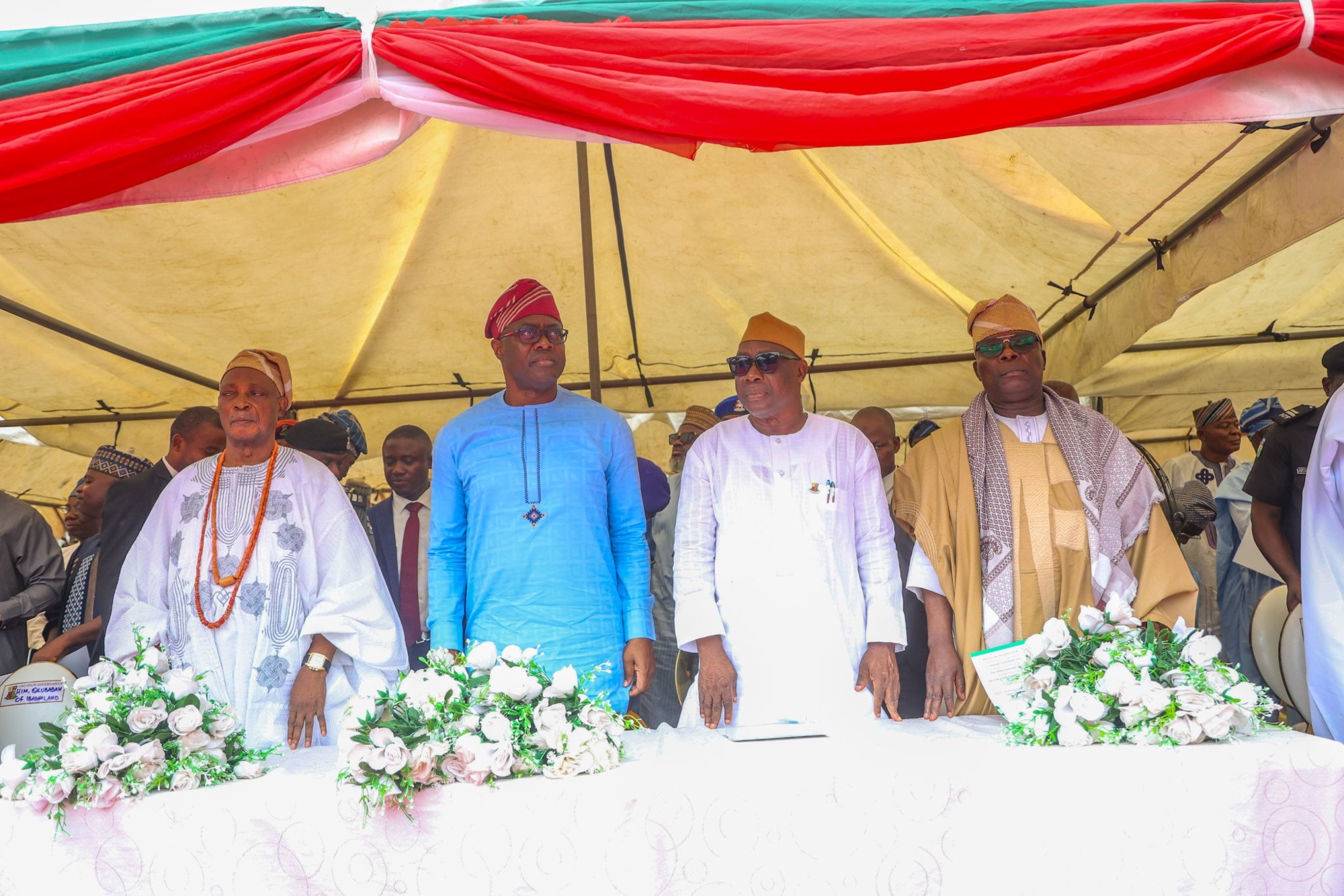 RAMADAN: Makinde Gifts Ogbomoso Imam Brand New Bus, Calls for Peaceful ...